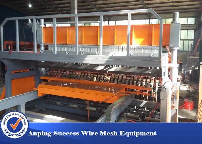 Pneumatic Reinforcing Wire Mesh Making Machine Easy Operation Width 2500mm